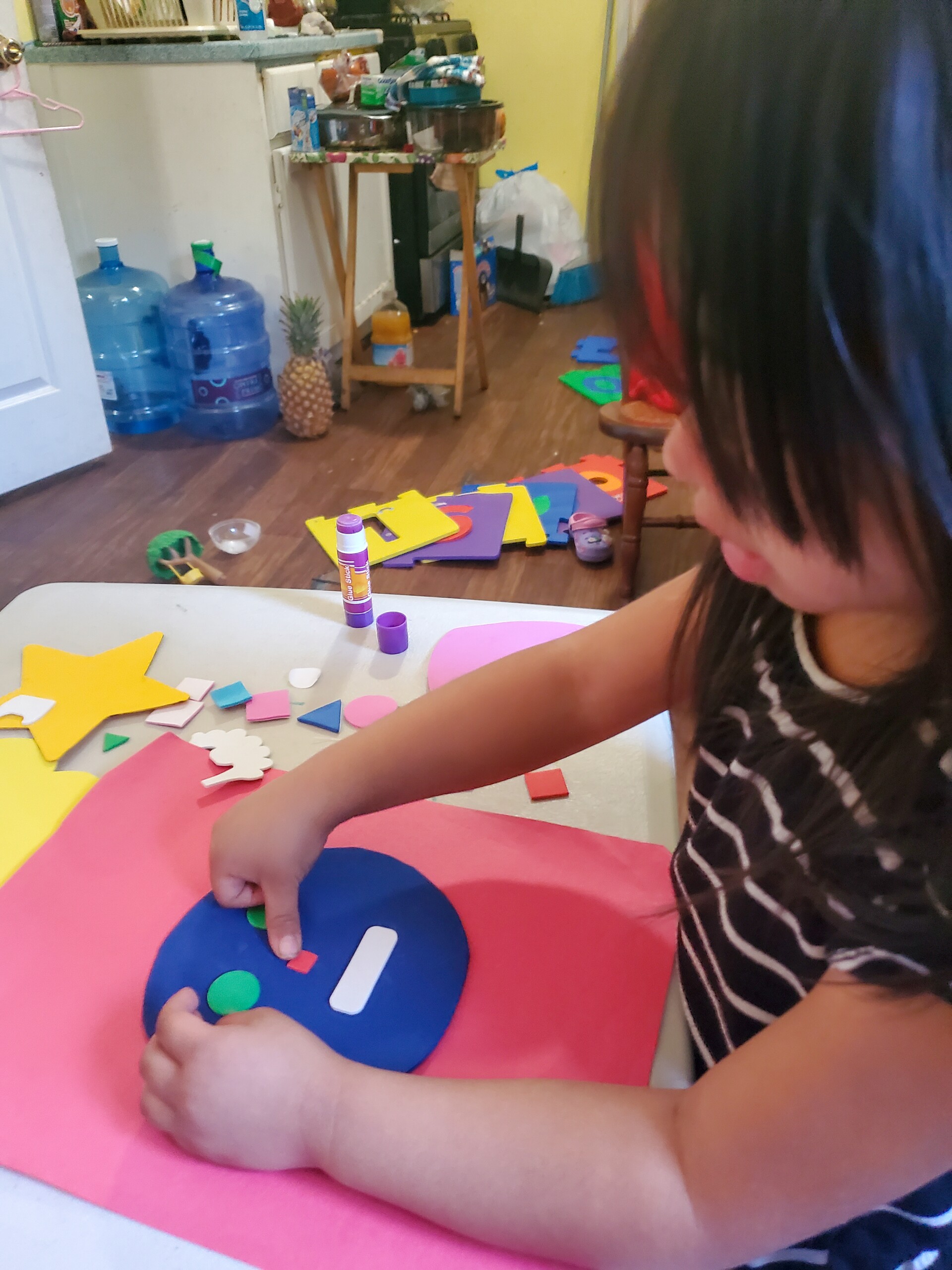 Go on a Shape Hunt | Early Childhood | PBS SoCal