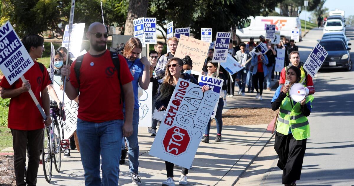 Watch Higher education workers' strike disrupts California classes ...